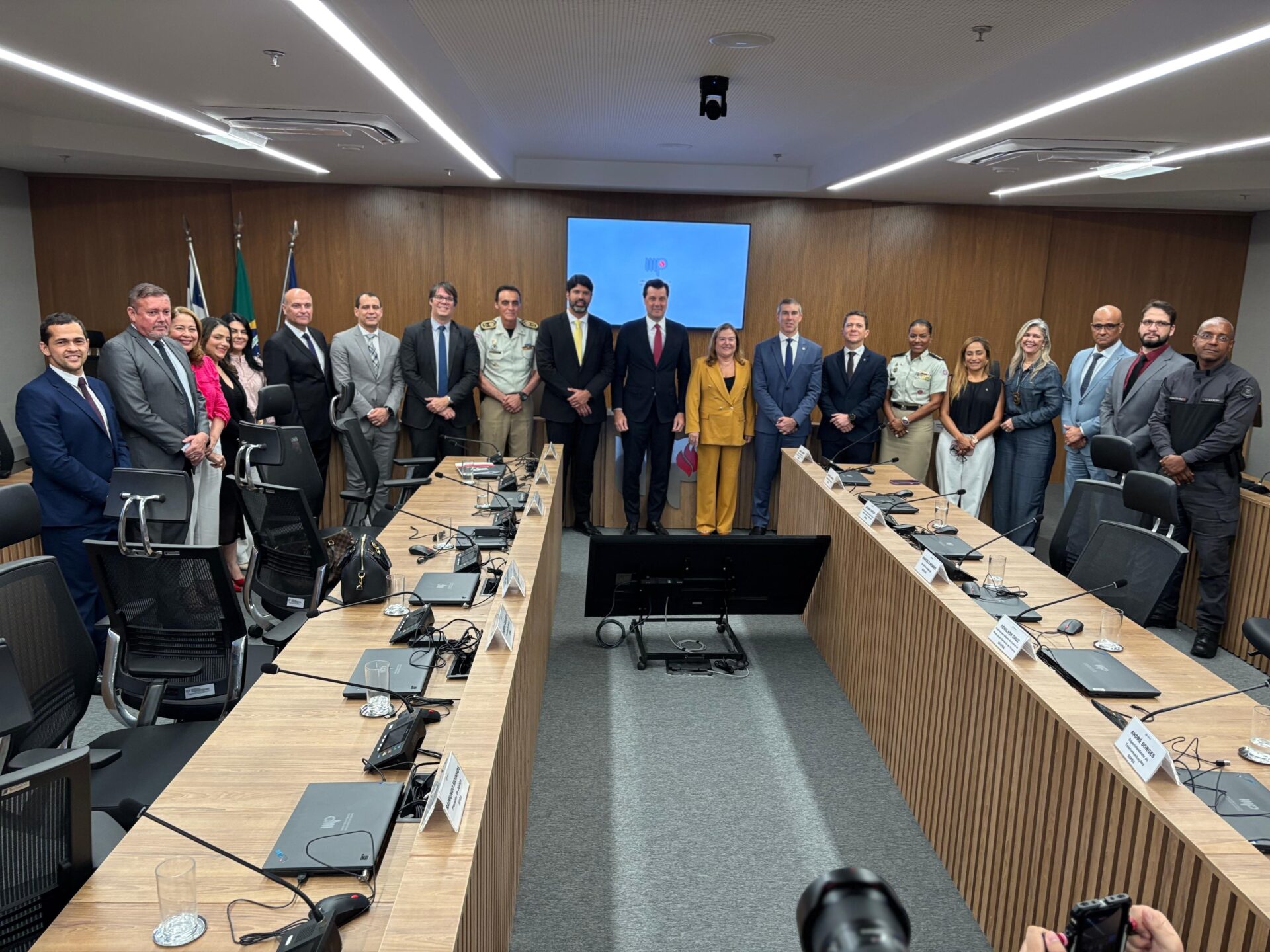 Bahia firma acordo para monitorar agressores com tornozeleira e ...