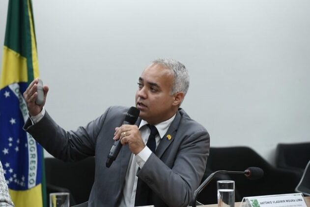 Lula confirma baiano à frente do ministério após desincompatibilização ...